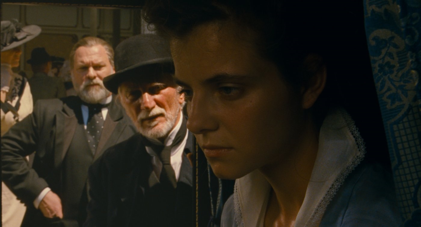 Súmrak - filmová recenzia | Kinema.sk